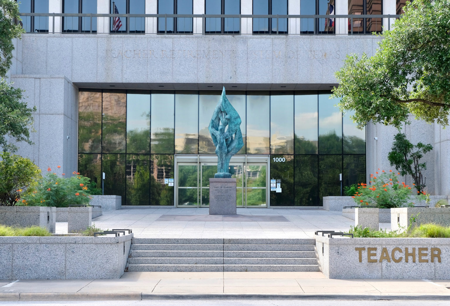 In Praise of Austin’s TRS Headquarters, a Doomed ’70s Concrete ...