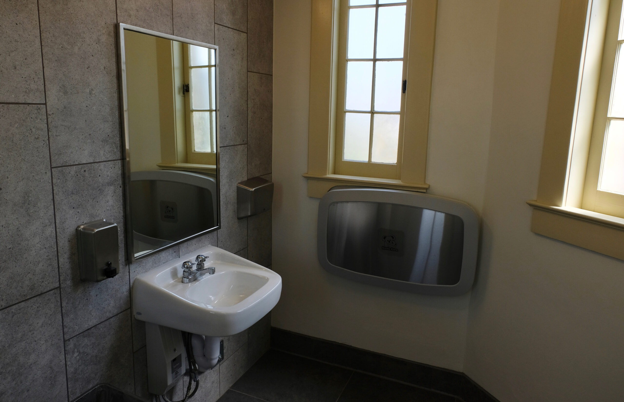 Celebrating the Grand Reopening of Austin’s Most Elegant Public Toilet – TOWERS