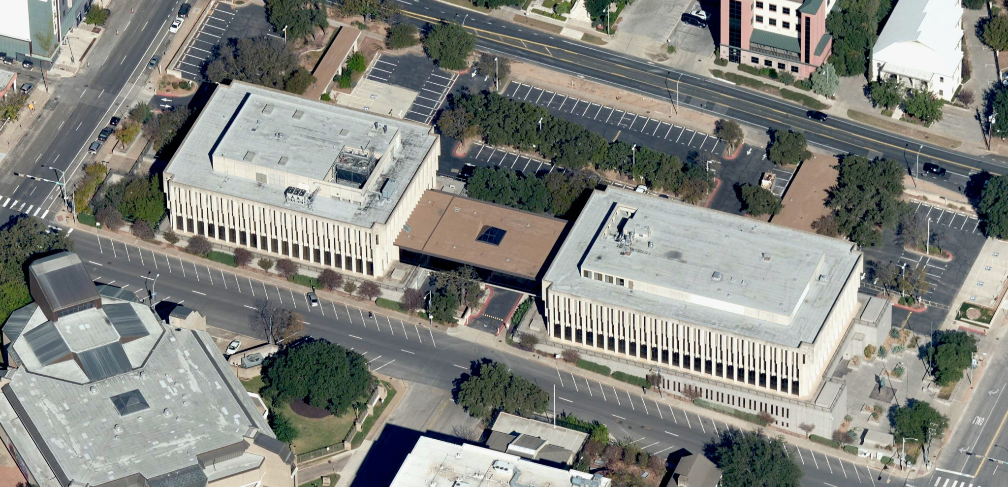 In Praise of Austin’s TRS Headquarters, a Doomed ’70s Concrete ...